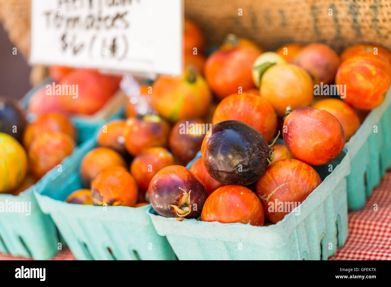 Fresh organic produce at the local farmers market Stock Photo - Alamy