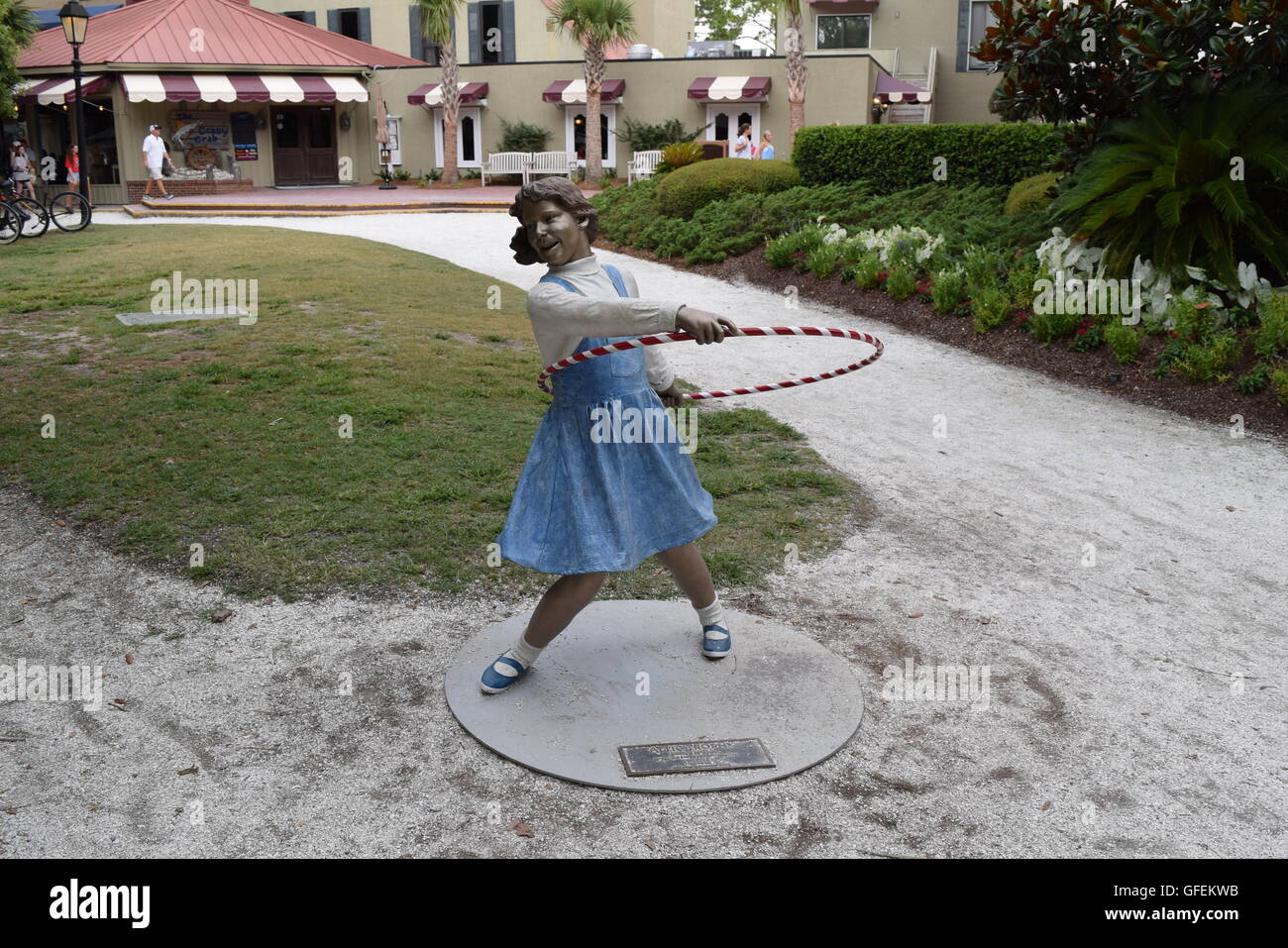 Hilton Head, SC. Statue of girl with in Sea Pines Plantation Stock ...