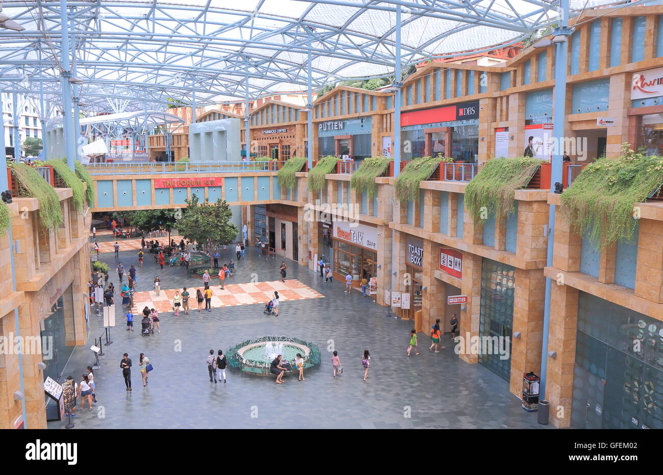 People sightsee Resorts World Sentosa in Singapore Stock Photo - Alamy