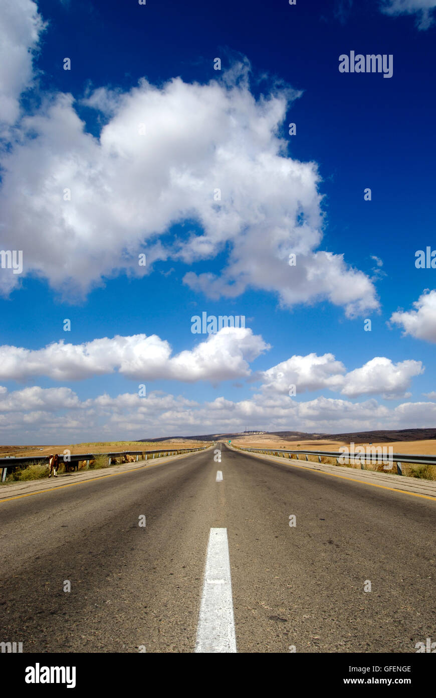 Endless road highway straight hi-res stock photography and images - Alamy