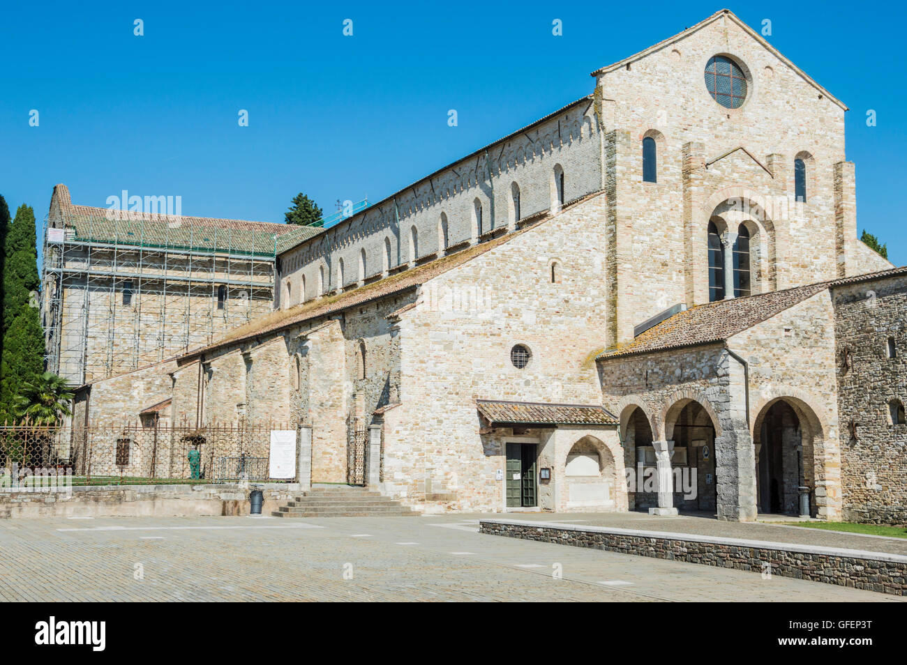 Medieval italian church hi-res stock photography and images - Alamy