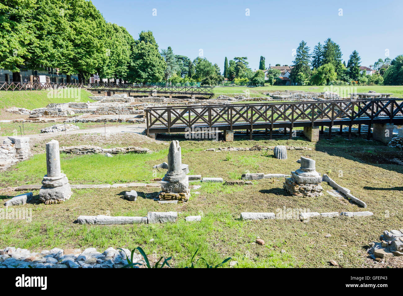 Roman ruins landscape in an italian archaeological site Stock Photo - Alamy
