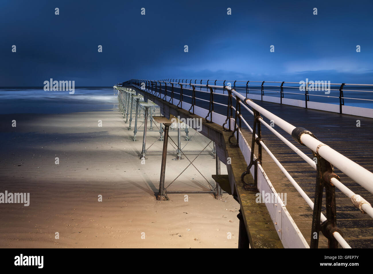 Cleveland pier hi-res stock photography and images - Alamy