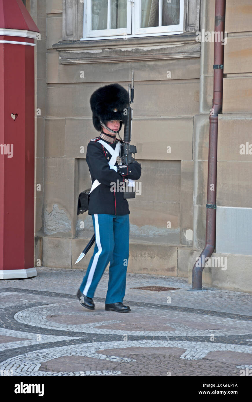 Sentry guard hi-res stock photography and images - Alamy