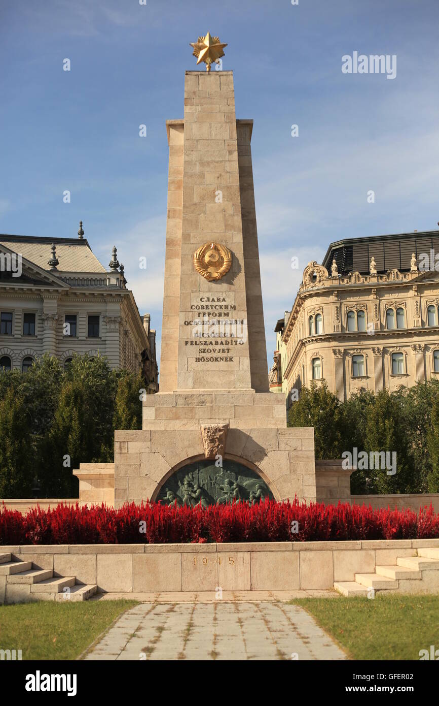 Soviet war memorial, Budapest, Hungary Stock Photo - Alamy
