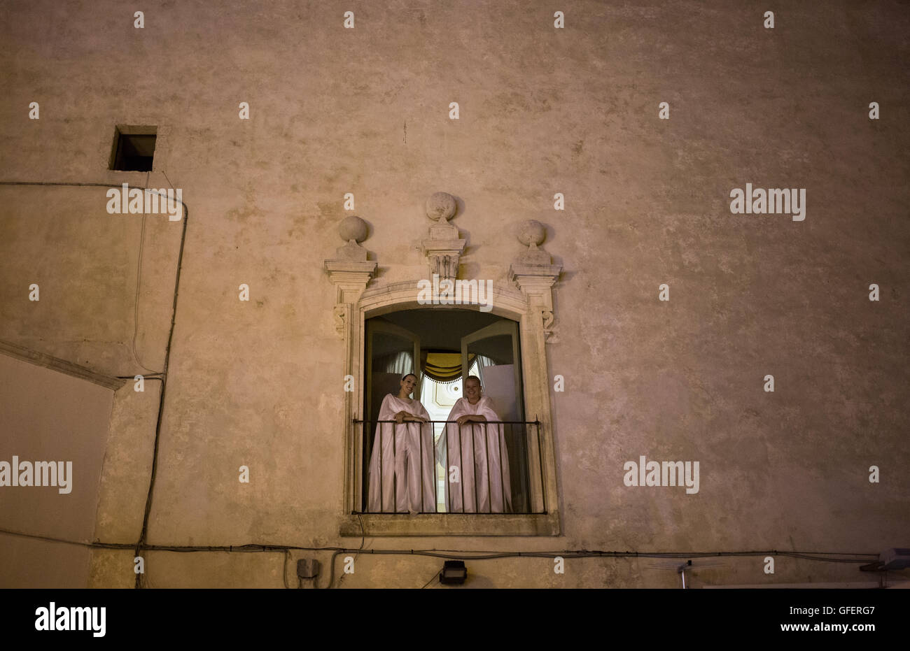 Half dressed women hi-res stock photography and images - Alamy