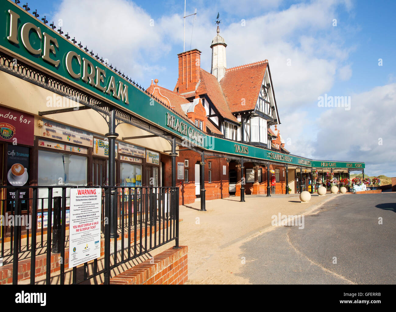 Lytham pier vintage hi-res stock photography and images - Alamy
