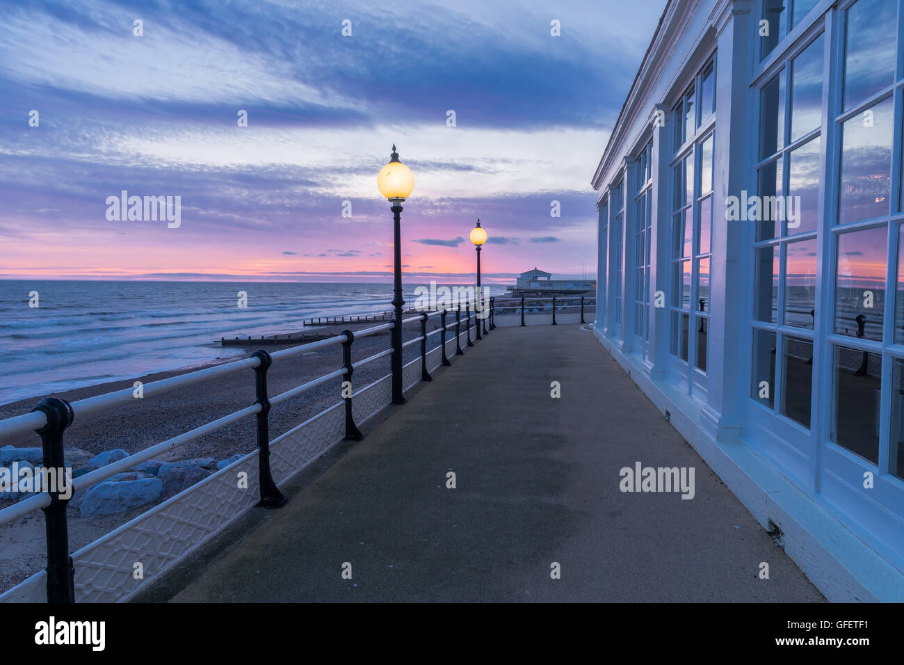 Worthing cafe at pier Stock Photo - Alamy