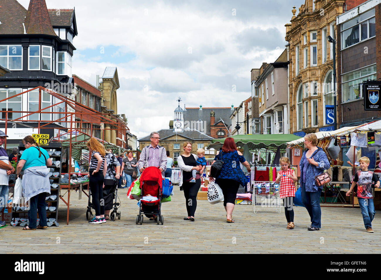 Street market in Pontefract, West Yorkshire, England UK Stock Photo - Alamy