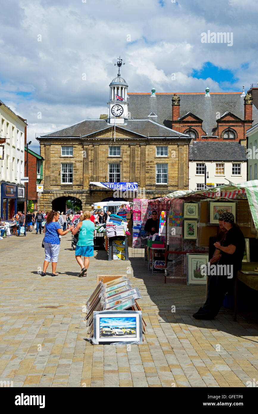 Street market in Pontefract, West Yorkshire, England UK Stock Photo - Alamy