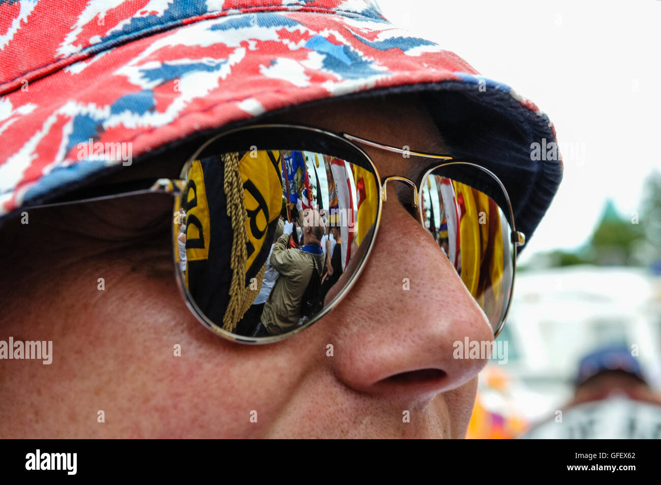 Man wearing union jack flag hi-res stock photography and images - Alamy