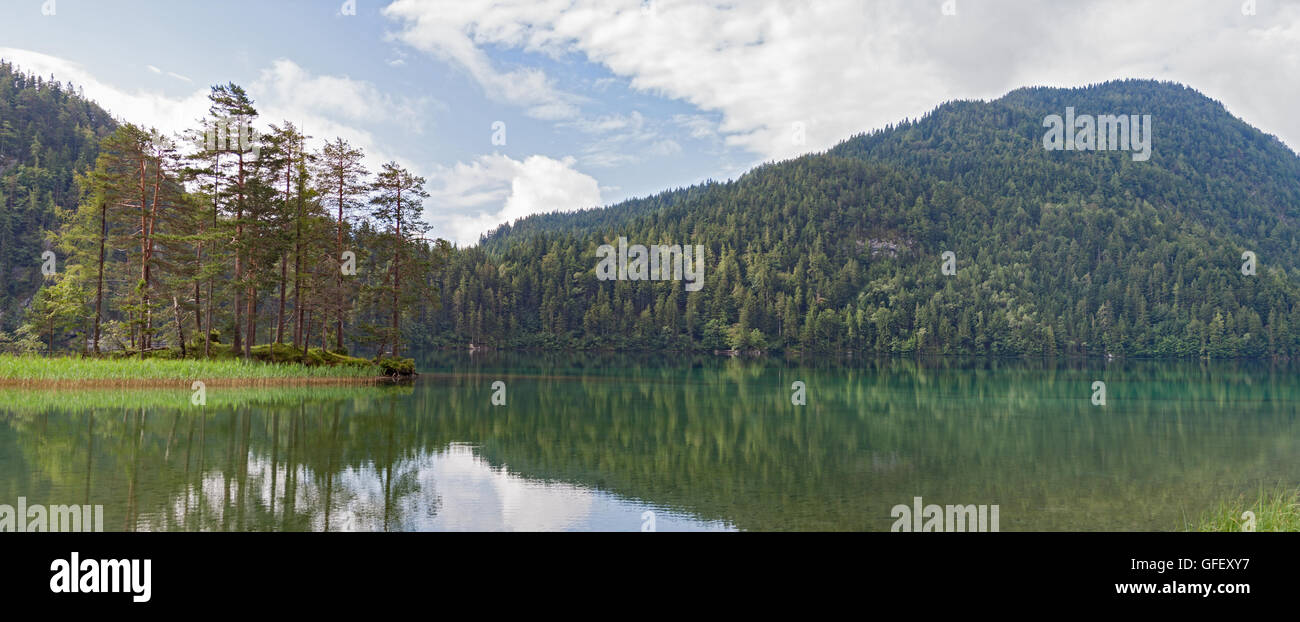 Hintersteiner See mountain lake in the nature reserve Wilder Kaiser ...