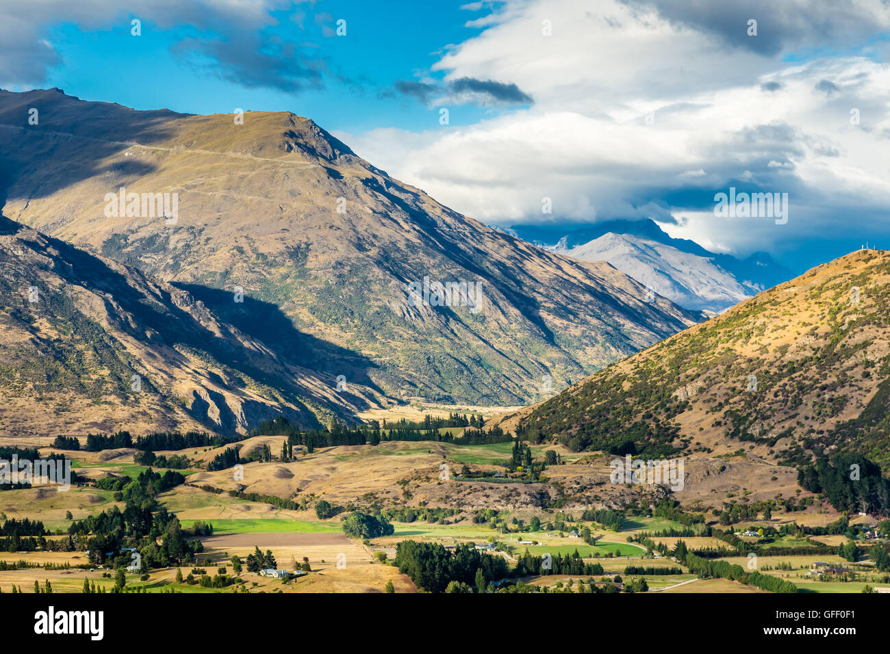 Crown range lookout hi-res stock photography and images - Alamy