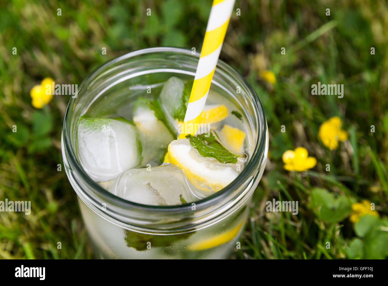 Icecubes water hi-res stock photography and images - Alamy