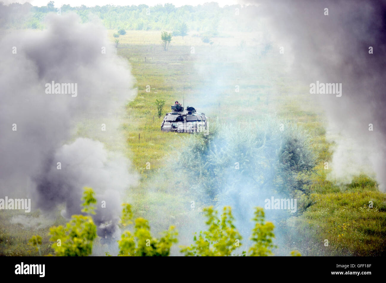 Main battle tank firing range hi-res stock photography and images - Alamy