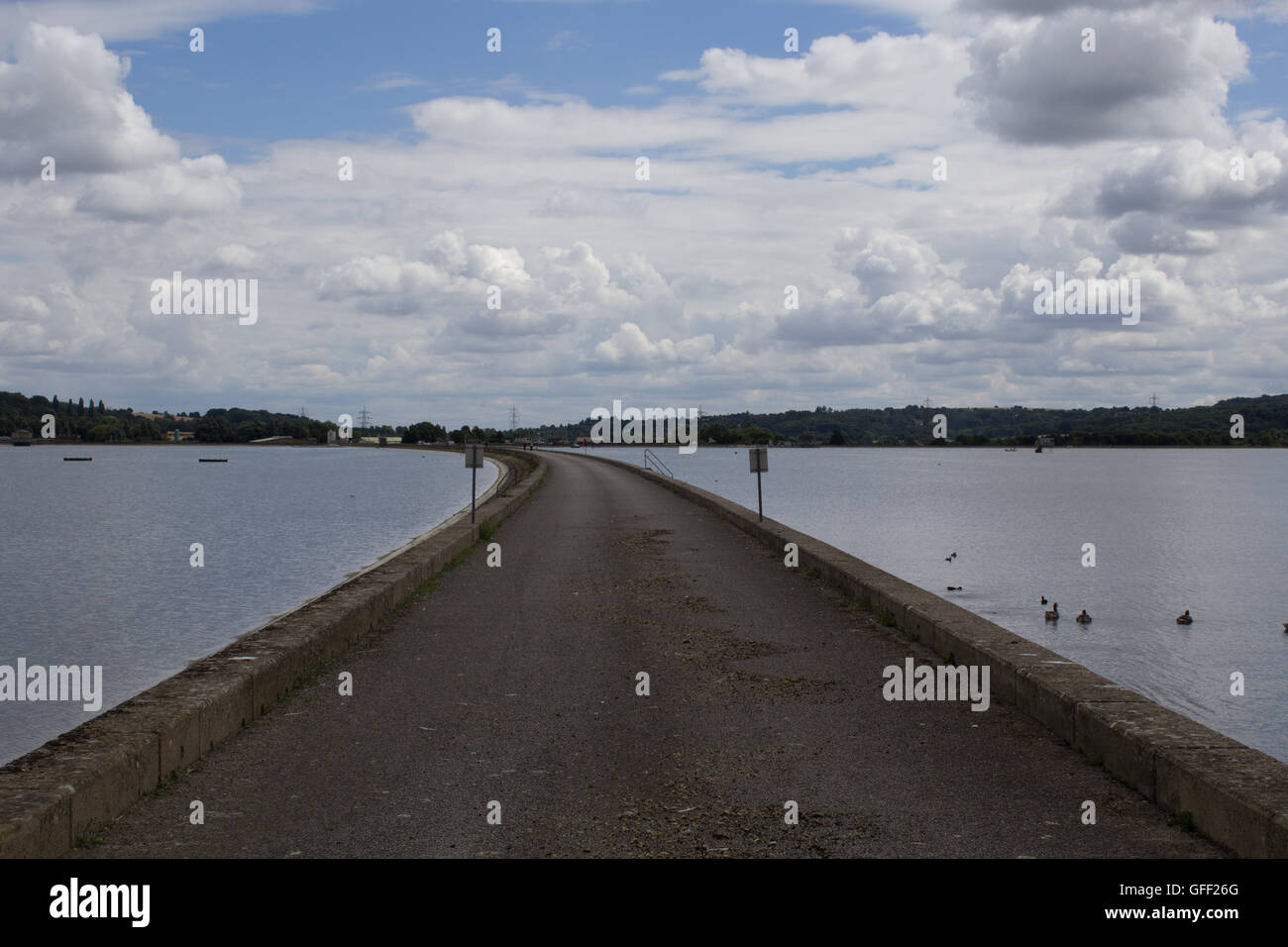 A path between site A & site B of Farmoor Reservoir Stock Photo - Alamy