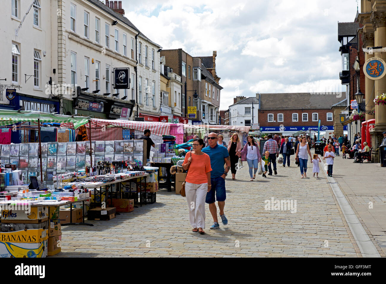 Street market in Pontefract, West Yorkshire, England UK Stock Photo - Alamy