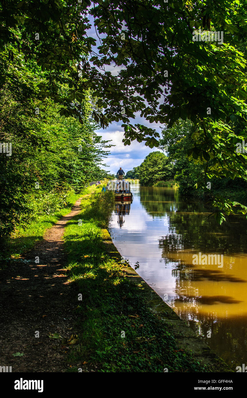 Macclesfield canal hi-res stock photography and images - Alamy