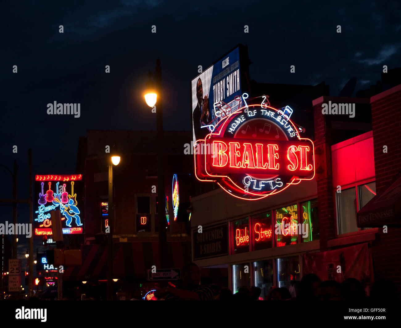 Nightlife on beale street hi-res stock photography and images - Alamy