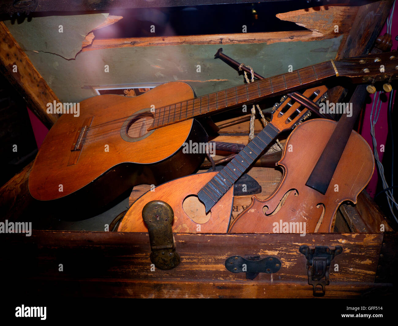 Broken toilet rock roll hi-res stock photography and images - Alamy