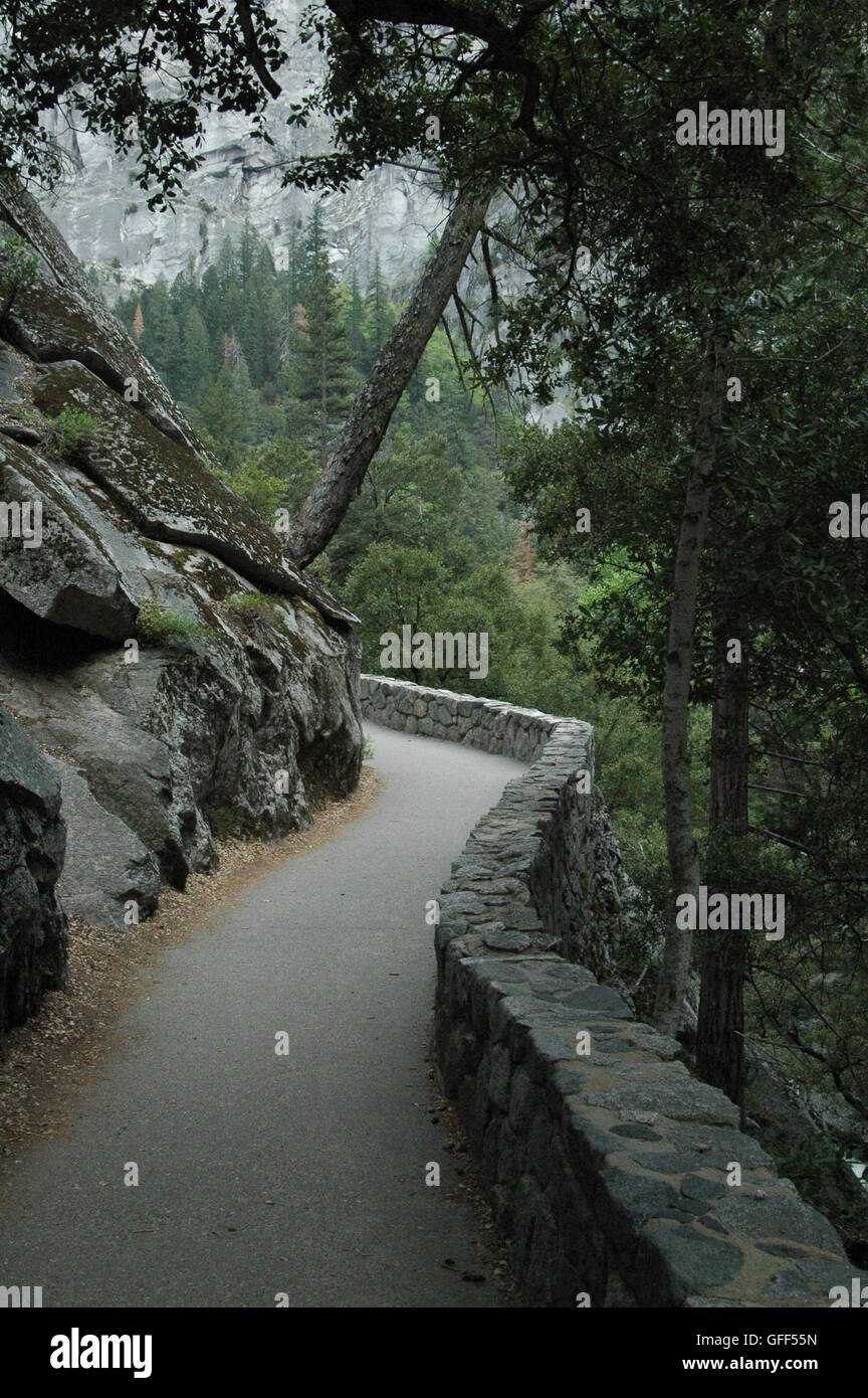 Pathway with lighting hi-res stock photography and images - Alamy
