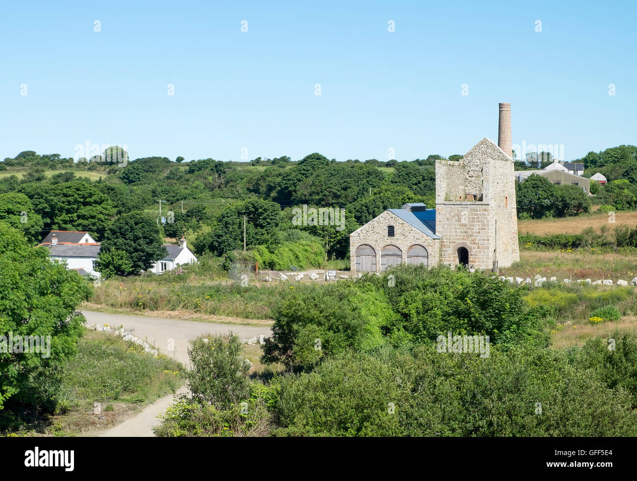 Old tin mine in cornish countryside hi-res stock photography and images ...