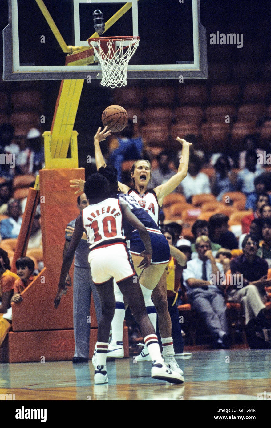 1984 olympics basketball hi-res stock photography and images - Alamy
