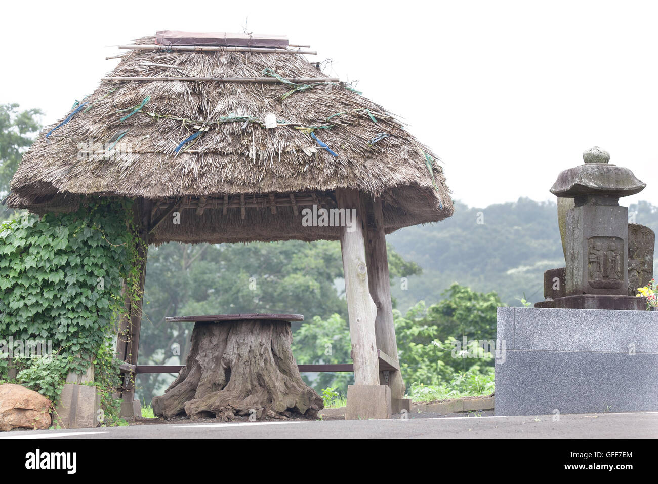 Traditional japanese hut hi-res stock photography and images - Alamy