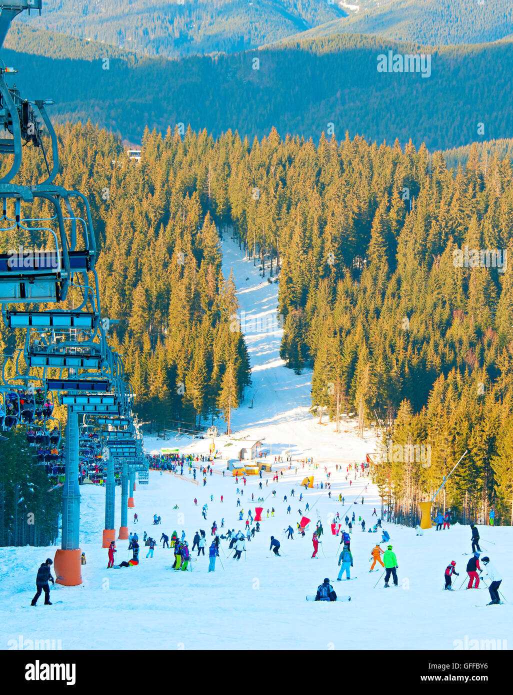 Skiers on slope hi-res stock photography and images - Alamy