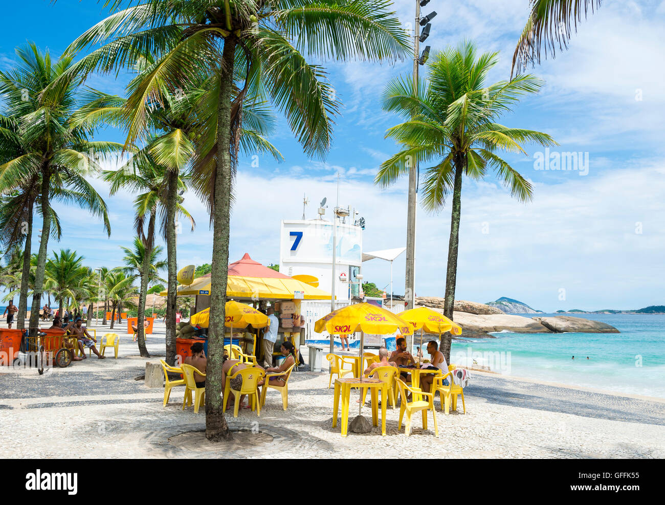 Beach kiosk hi-res stock photography and images - Alamy
