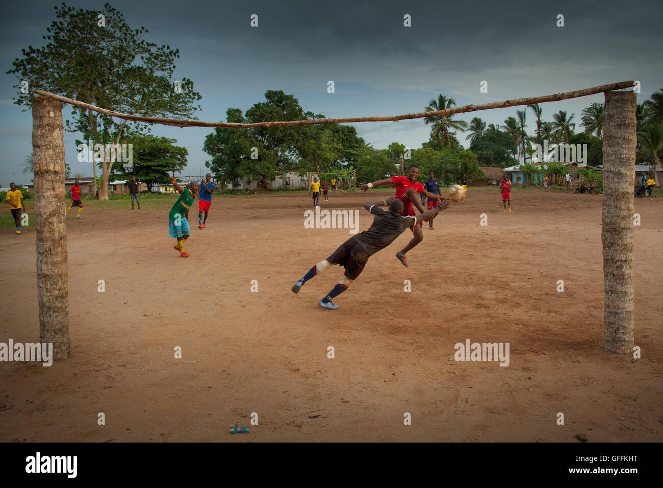 Village life sierra leone hi-res stock photography and images - Alamy
