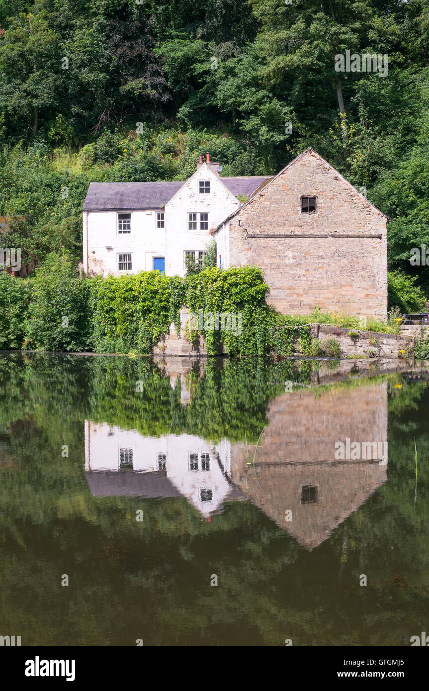 Old english water mill hi-res stock photography and images - Alamy