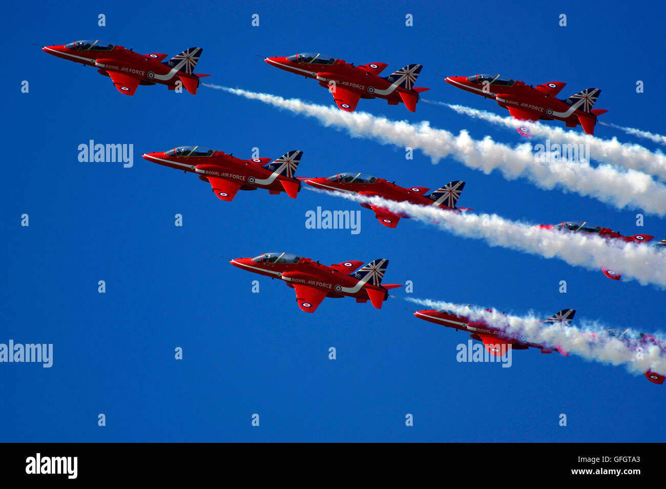 Royal Air Force Red Arrows Display Team at Farnborough Stock Photo - Alamy