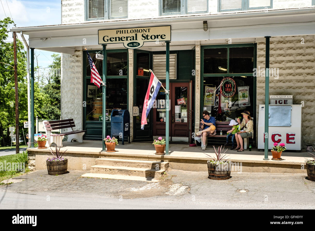 Stuart platform hi-res stock photography and images - Alamy