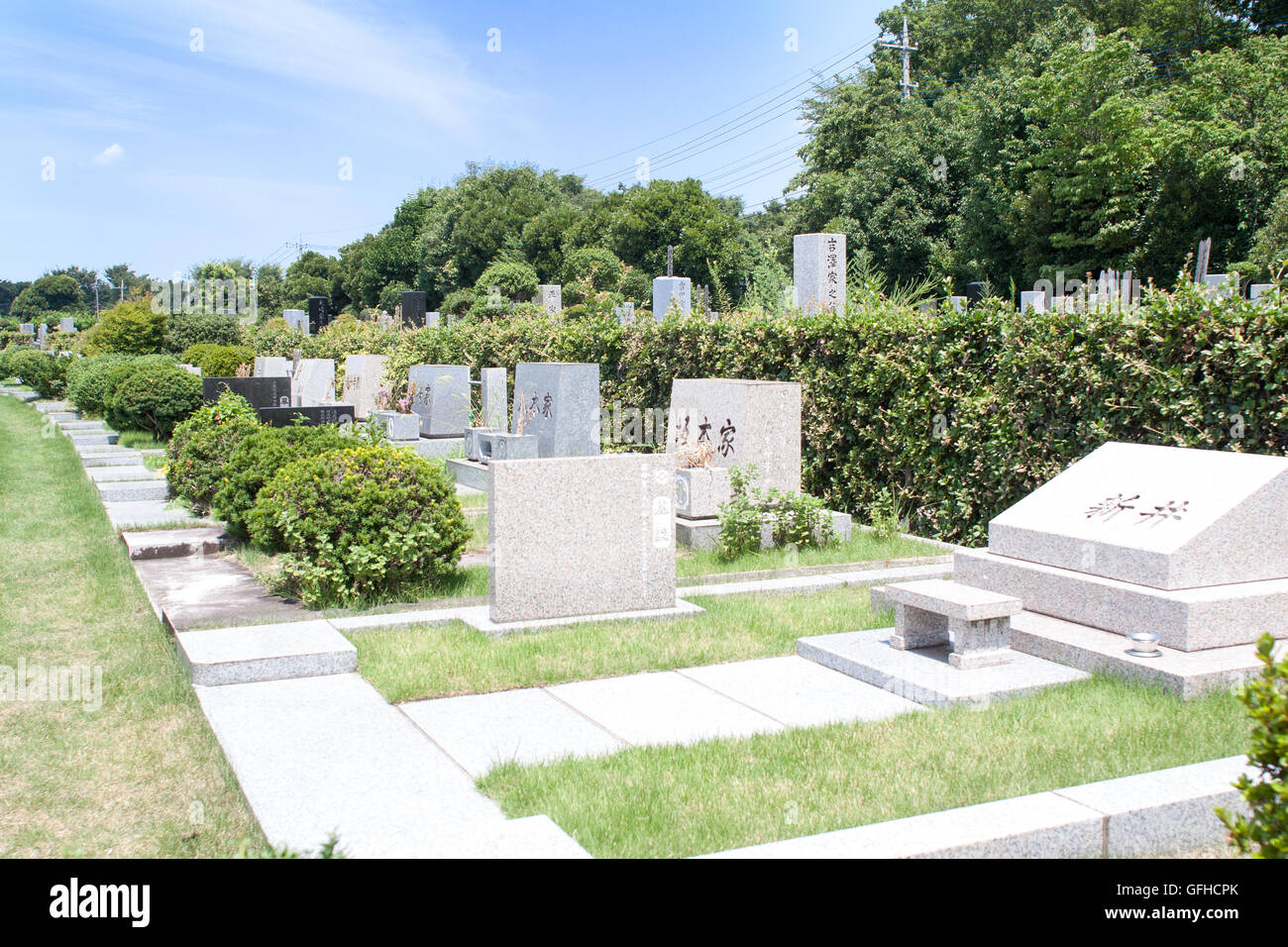 Japanese grave yard Stock Photo - Alamy