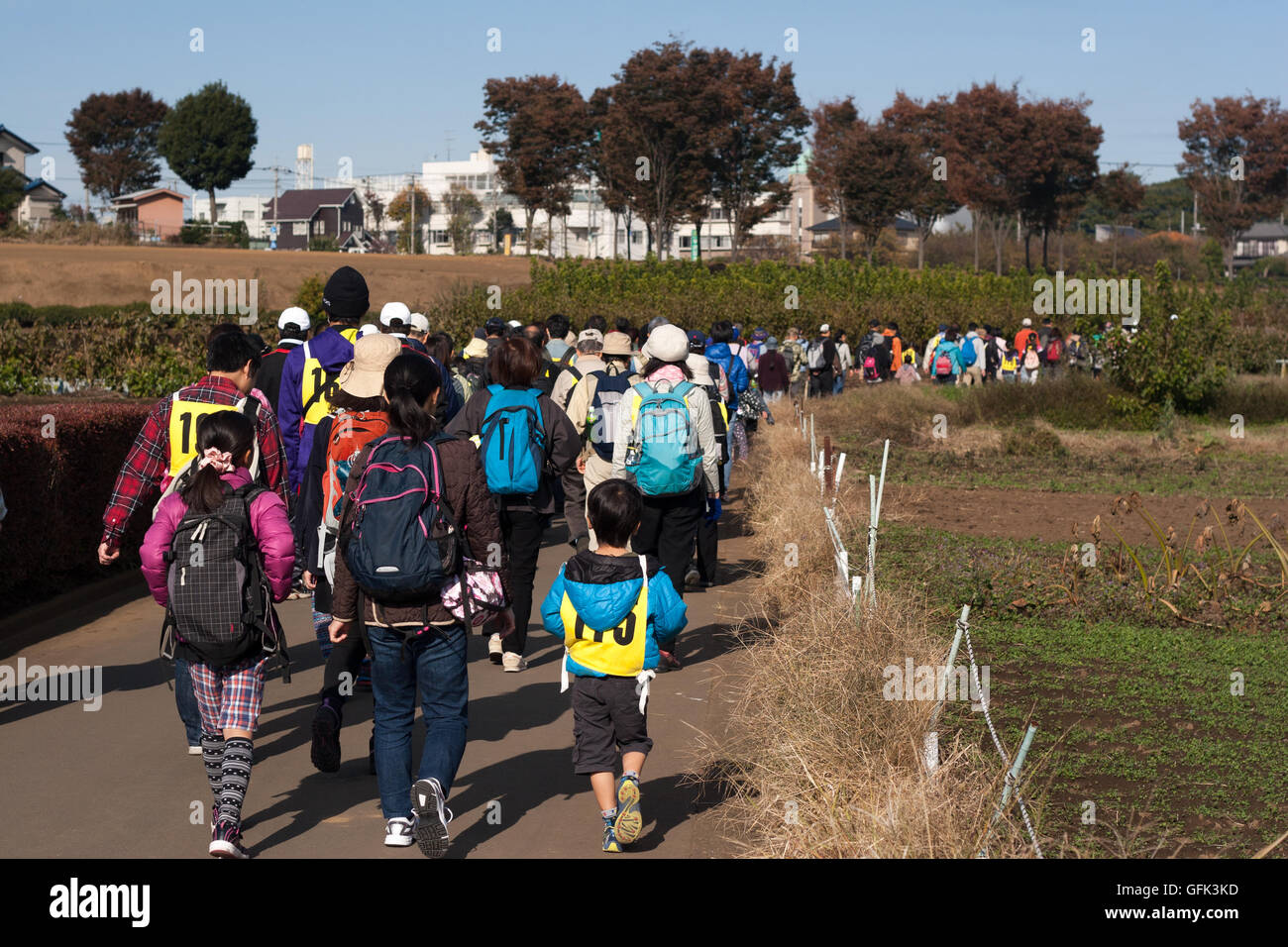 Japanese people outdoor hi-res stock photography and images - Alamy