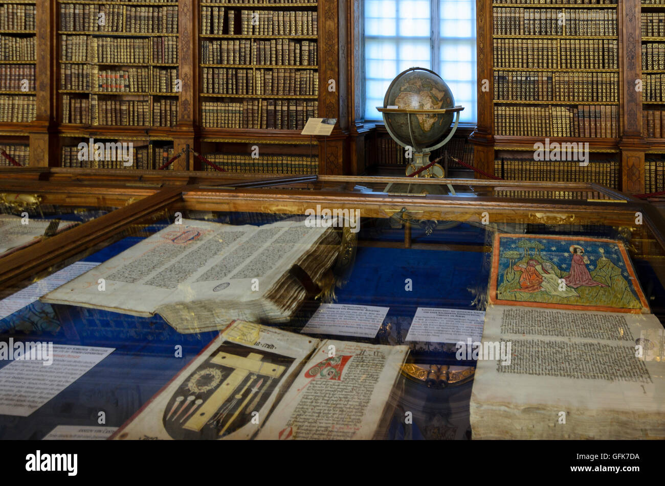 Abbey library hi-res stock photography and images - Alamy