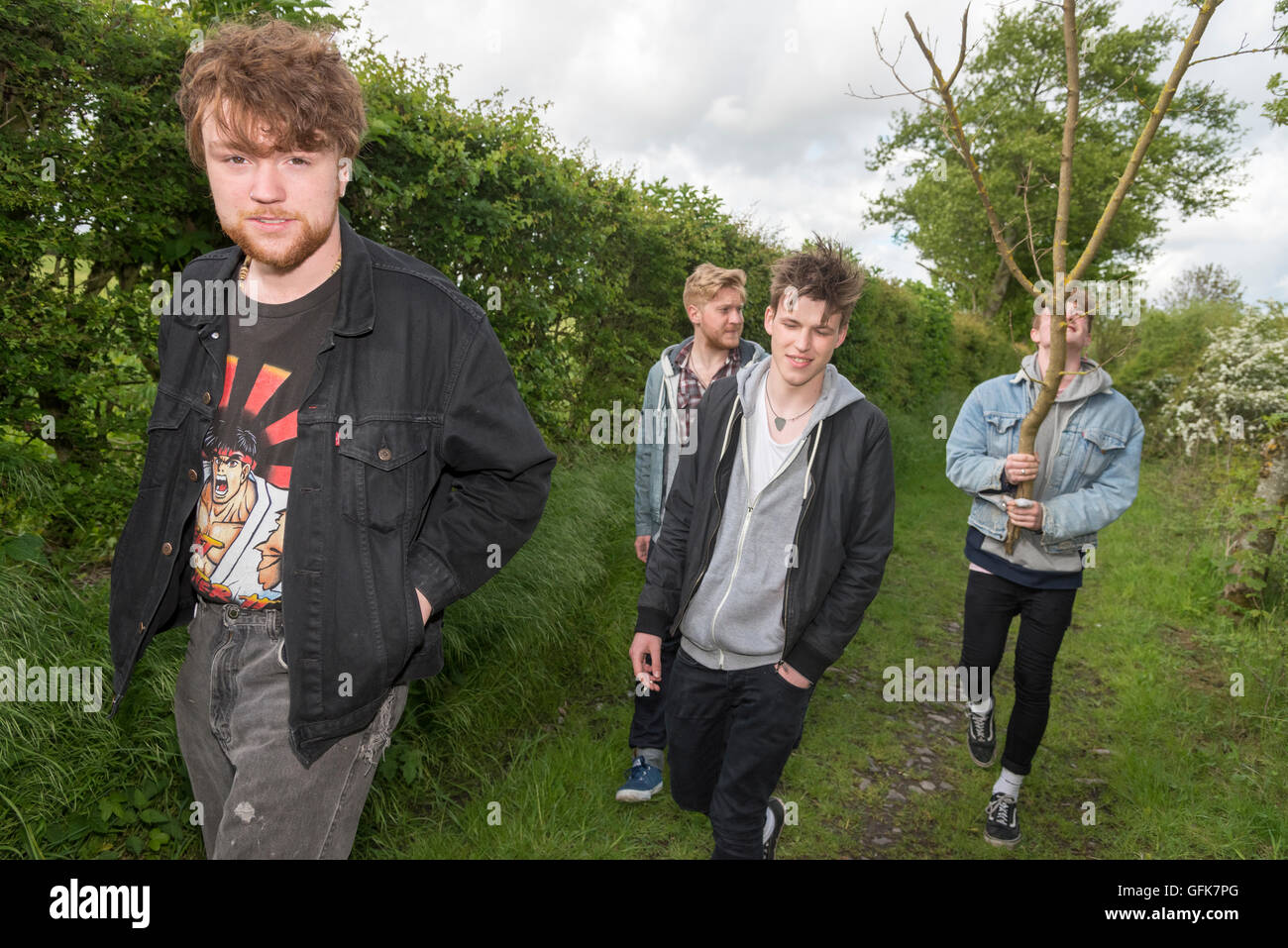 Viola beach band hi-res stock photography and images - Alamy