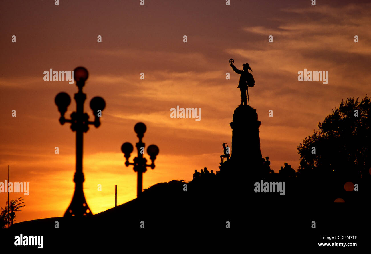 Statue of Colonel By against an Ottawa sunset. Canada Stock Photo - Alamy