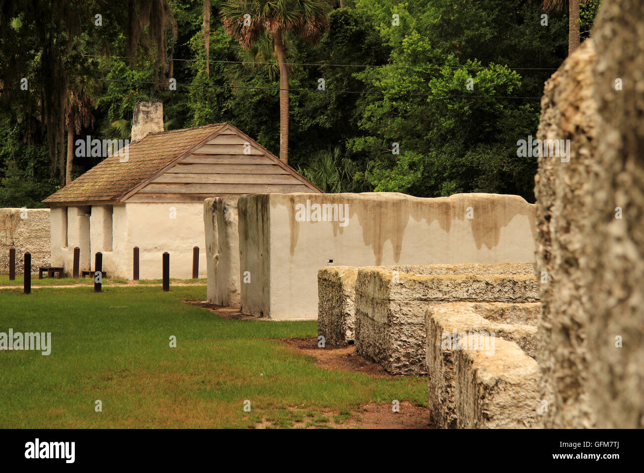 Slave cabin ruins hi-res stock photography and images - Alamy