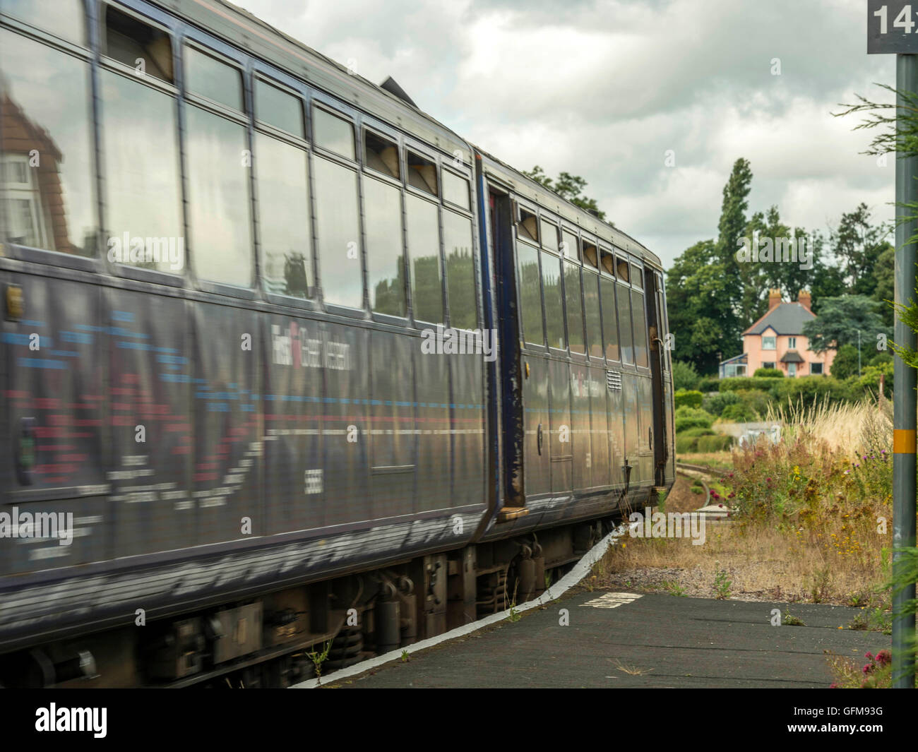 First Great Western Train leaving Exton station bound for Paignton ...