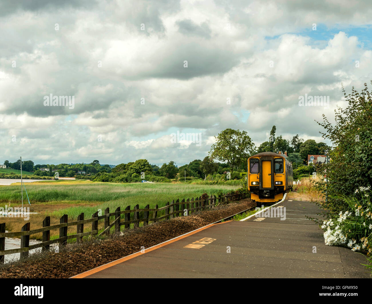 First Great Western Train arrives at Exton station bound for Exmouth ...