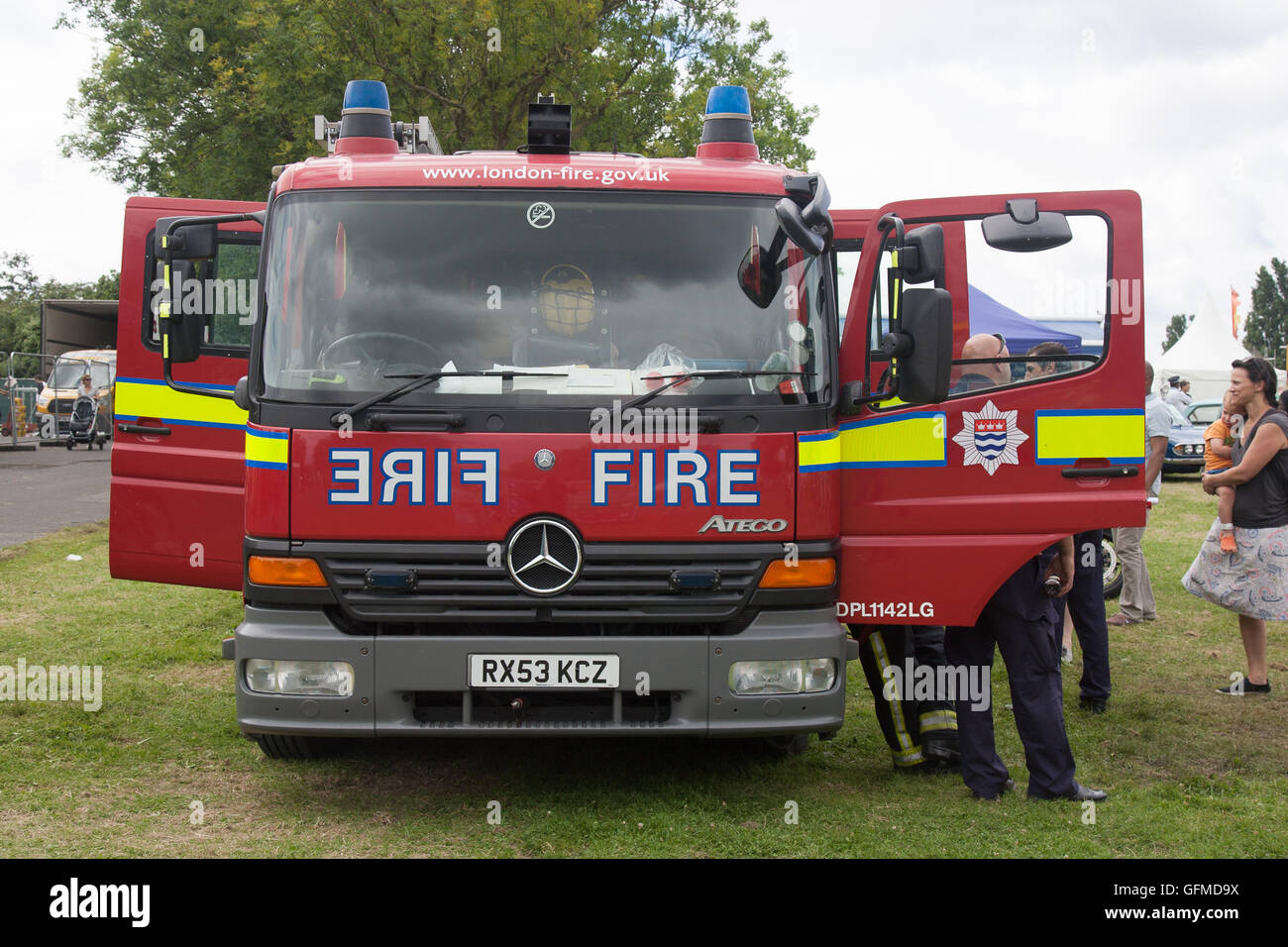 Fire engine uk front hi-res stock photography and images - Alamy