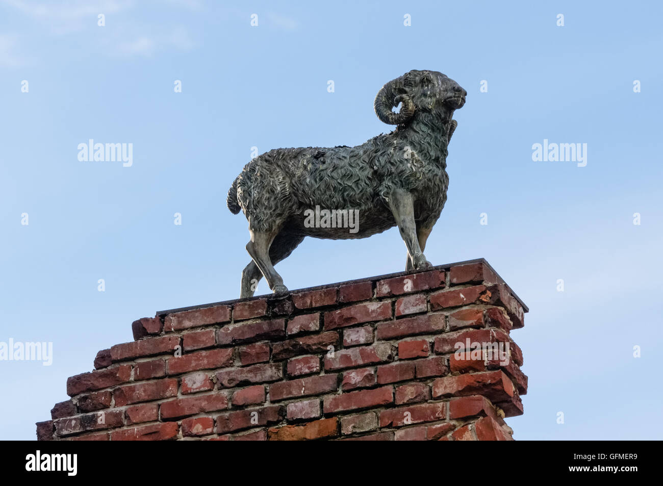 Ram statue hi-res stock photography and images - Alamy