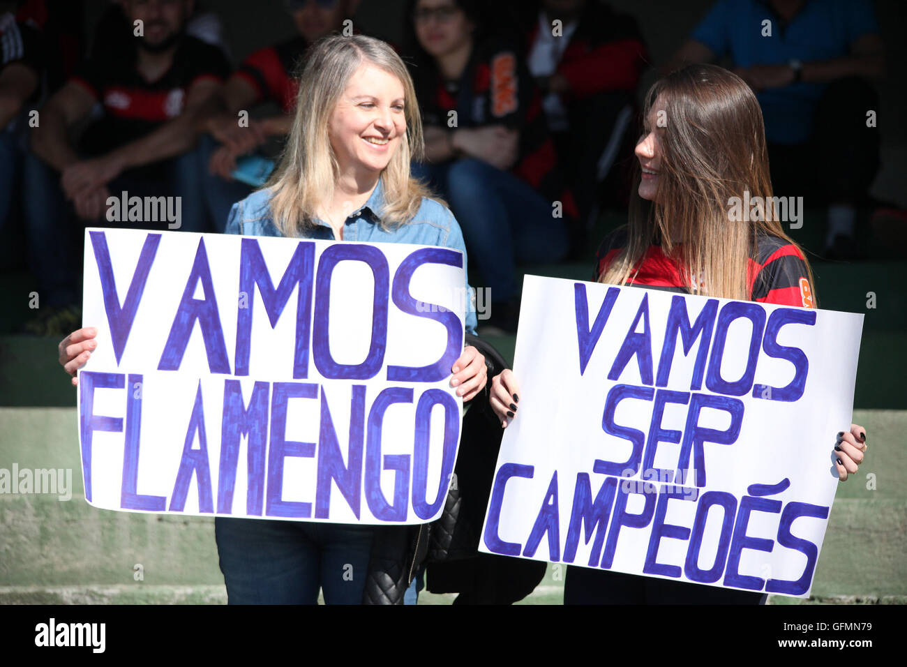 Torcida flamengo hi-res stock photography and images - Alamy