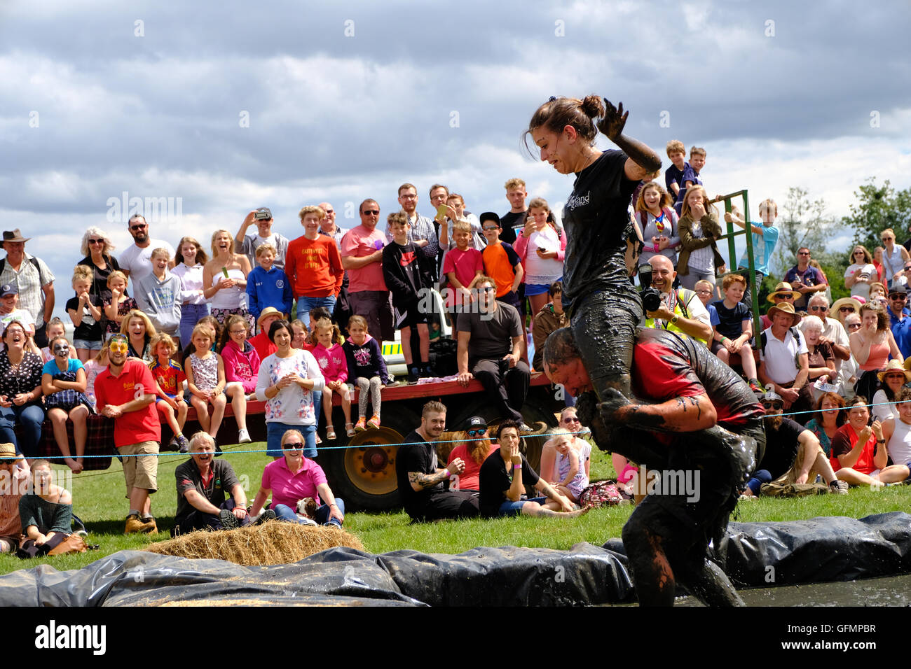 Hay bale racing hi-res stock photography and images - Alamy