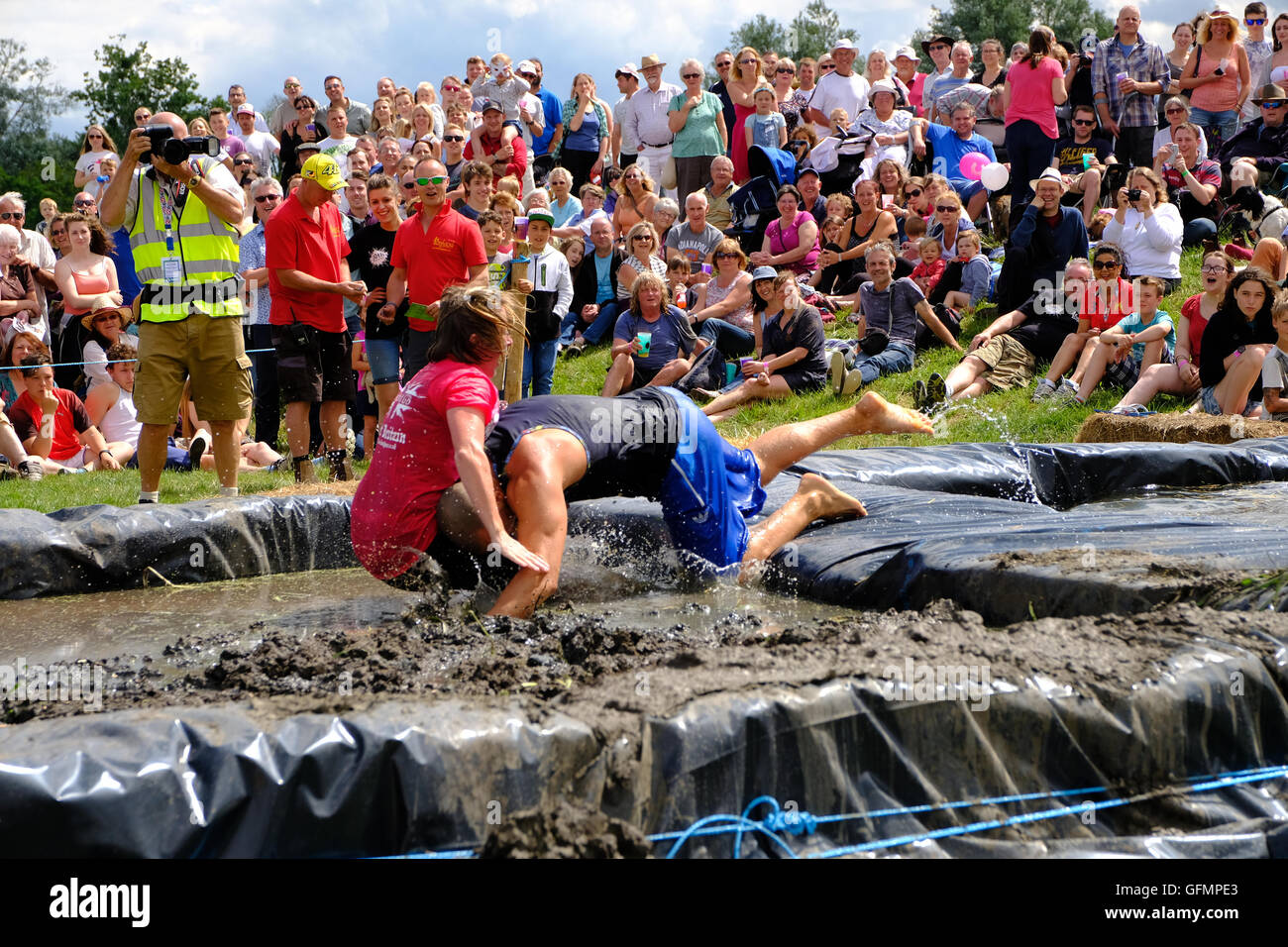 Hay bale racing hi-res stock photography and images - Alamy