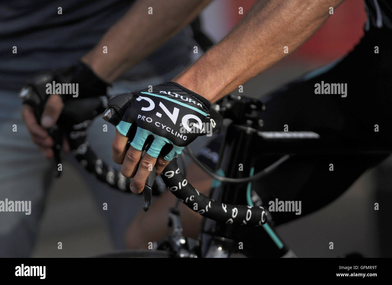 Central London, UK, 31st July 2016. London - Surrey Classic. The hands ...
