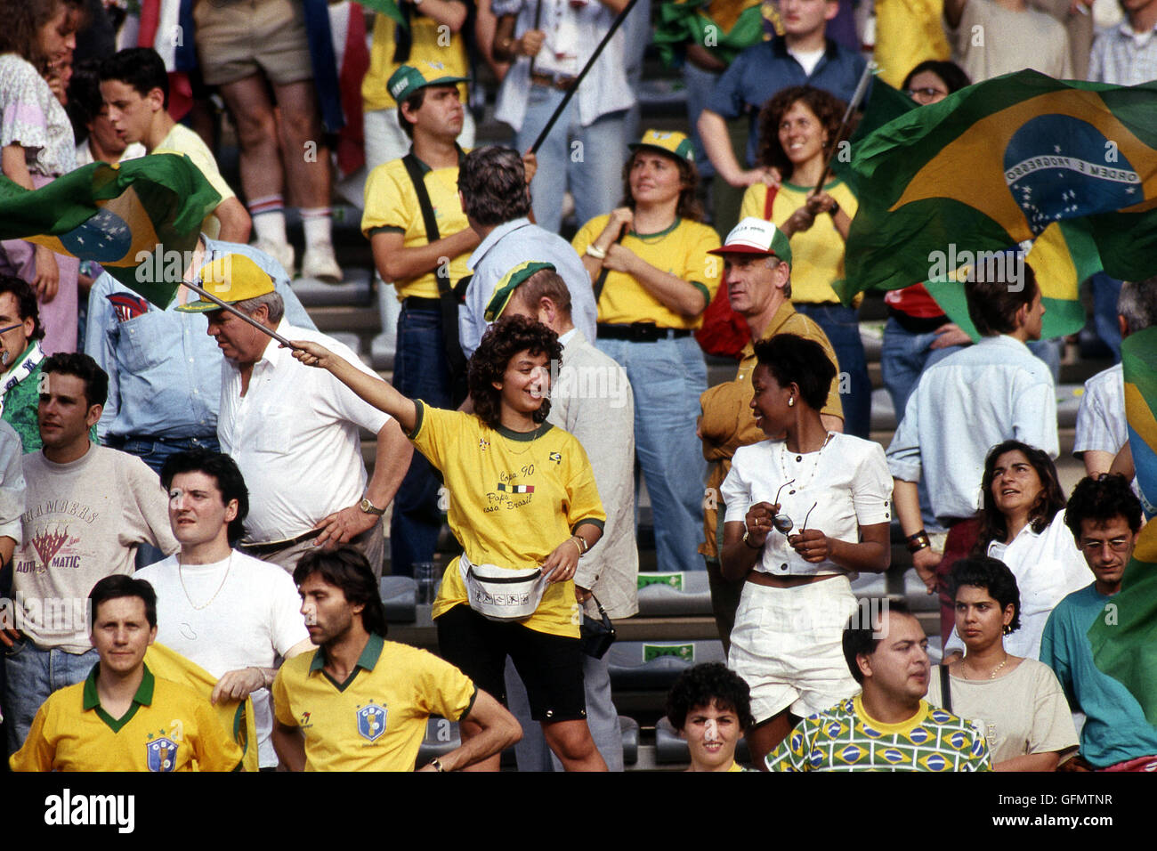 World cup 1990 italy fans hi-res stock photography and images - Alamy