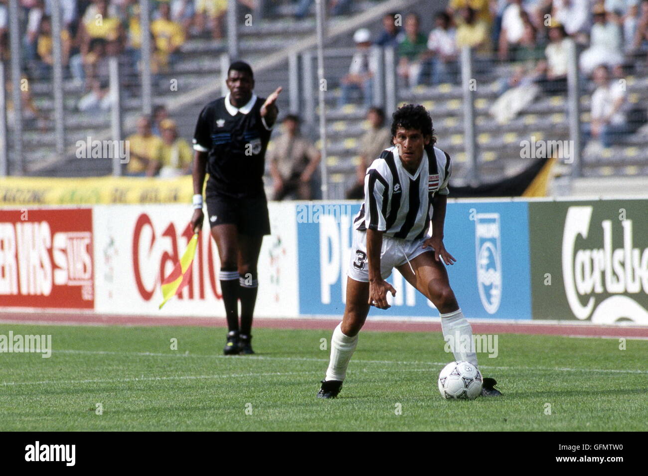 Roger Flores (CRC), JUNE 16, 1990 - Football / Soccer : 1990 FIFA World ...